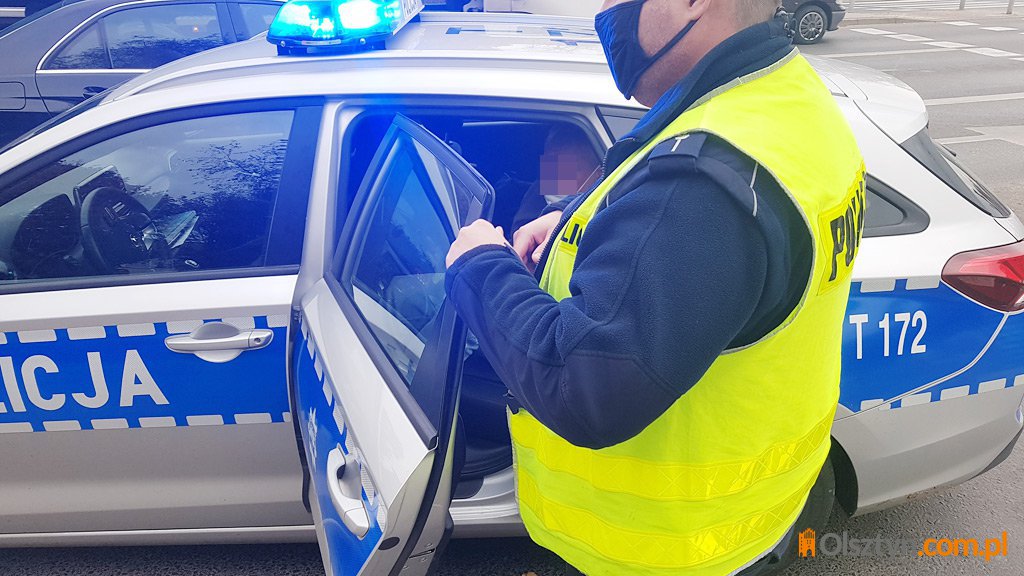 Pijany w sztok 34-latek jeździł slalomem po... - Olsztyn Pijany w sztok 34-latek jeździł slalomem po... - Olsztyn